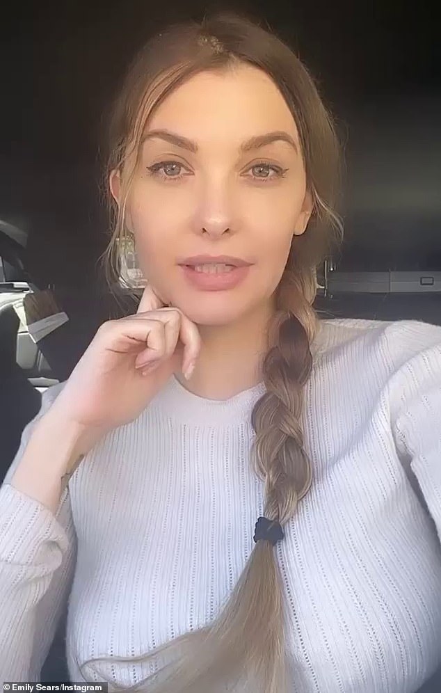 Model Emily Sears 35 Is Doing ‘really Well After Life Saving Brain Surgery Readsector